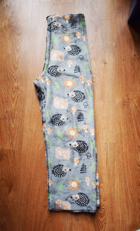 Sewing pyjama bottom using an existing pyjama. - Makergardener